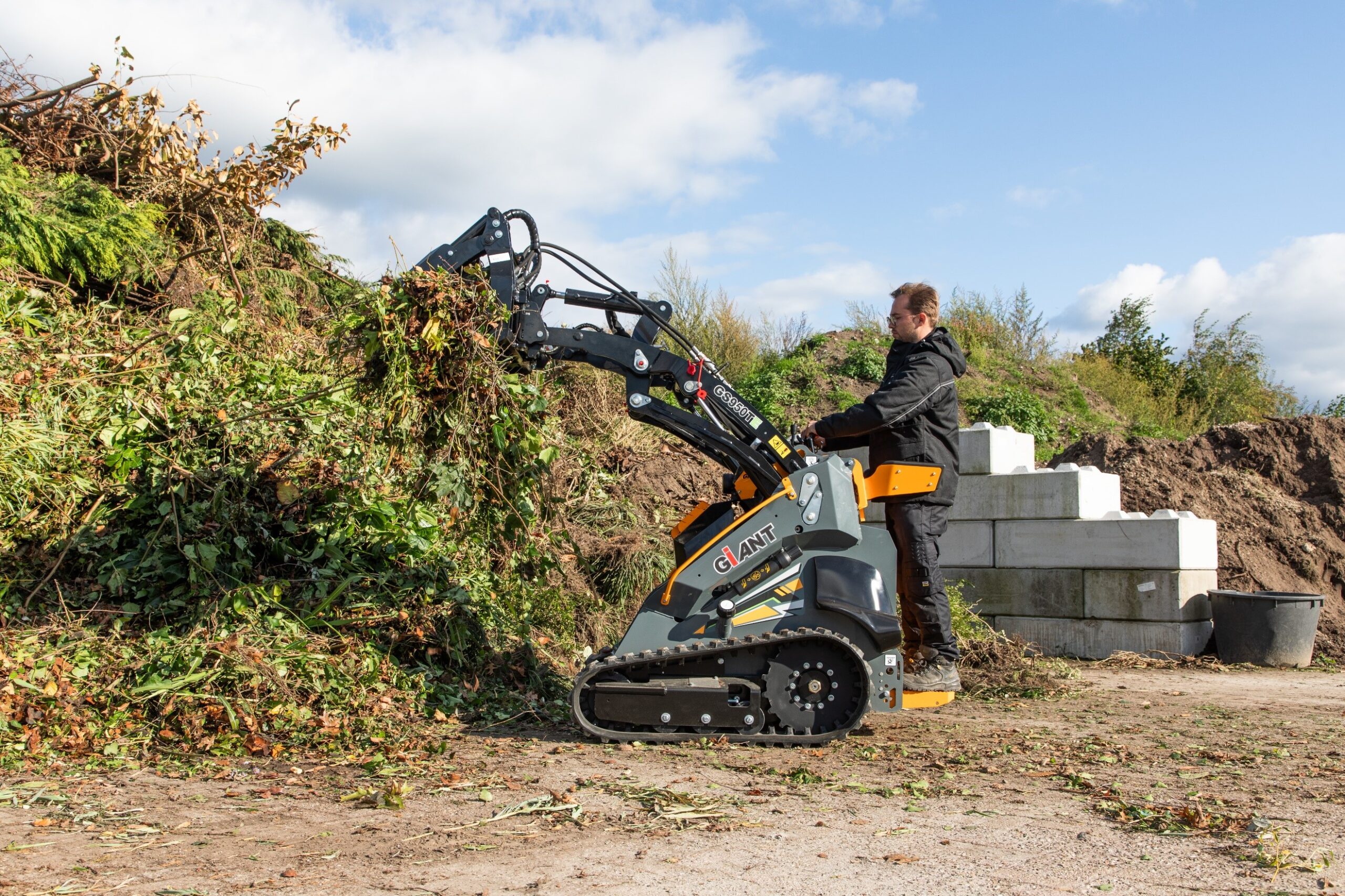 Revolutionizing Compact Equipment: The GS950TE Electric Loader | Modern ...